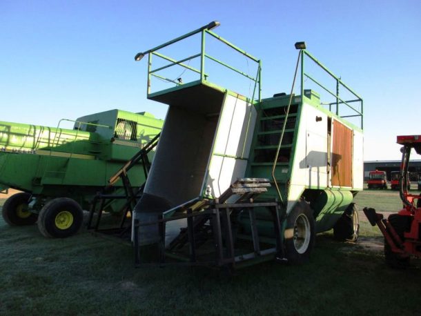 Advanced Blueberry Concepts Picker - Used Blueberry Equipment